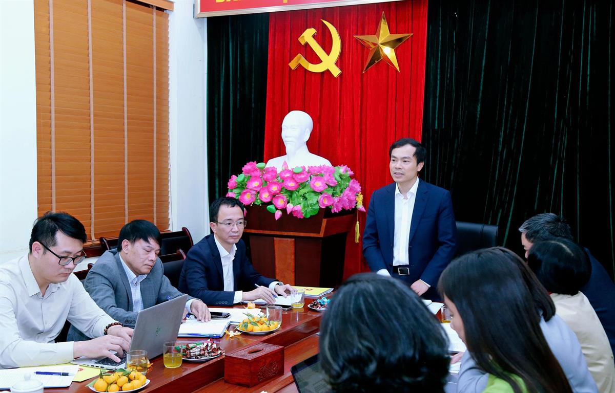 PGS,TS Nguyễn Mạnh Hùng, Phó Giám đốc Học viện, Phó Chủ tịch Hội đồng ...