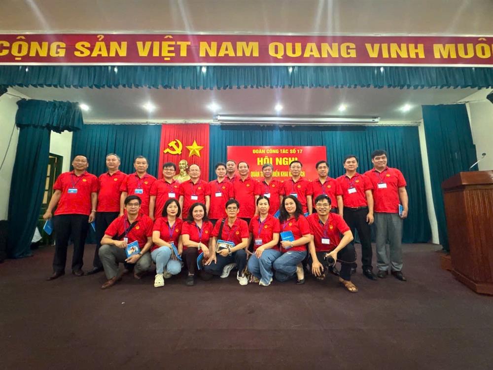 Hành trình ý nghĩa đến Trường Sa: Nối dài tình yêu và trách nhiệm với ...