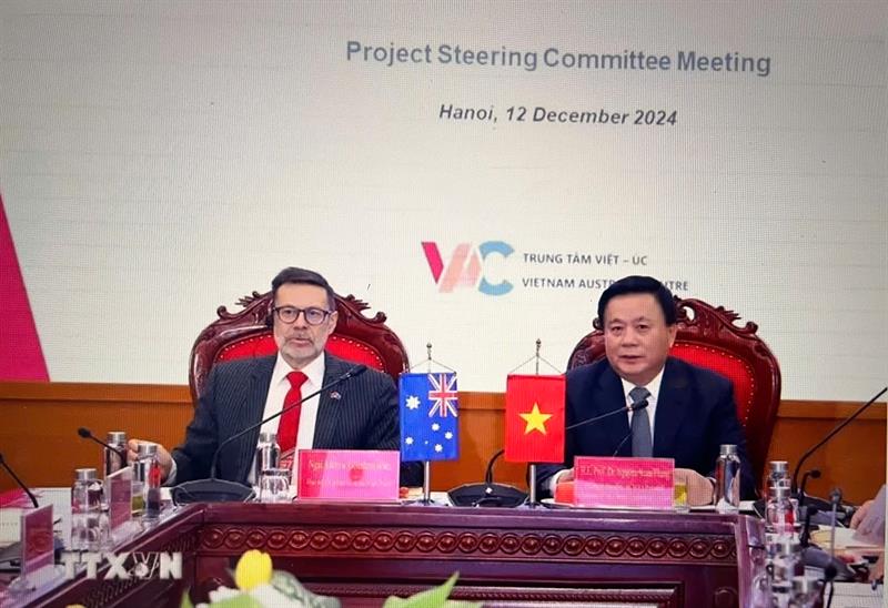Vietnam, Australia boost cooperation in personnel training, policy research